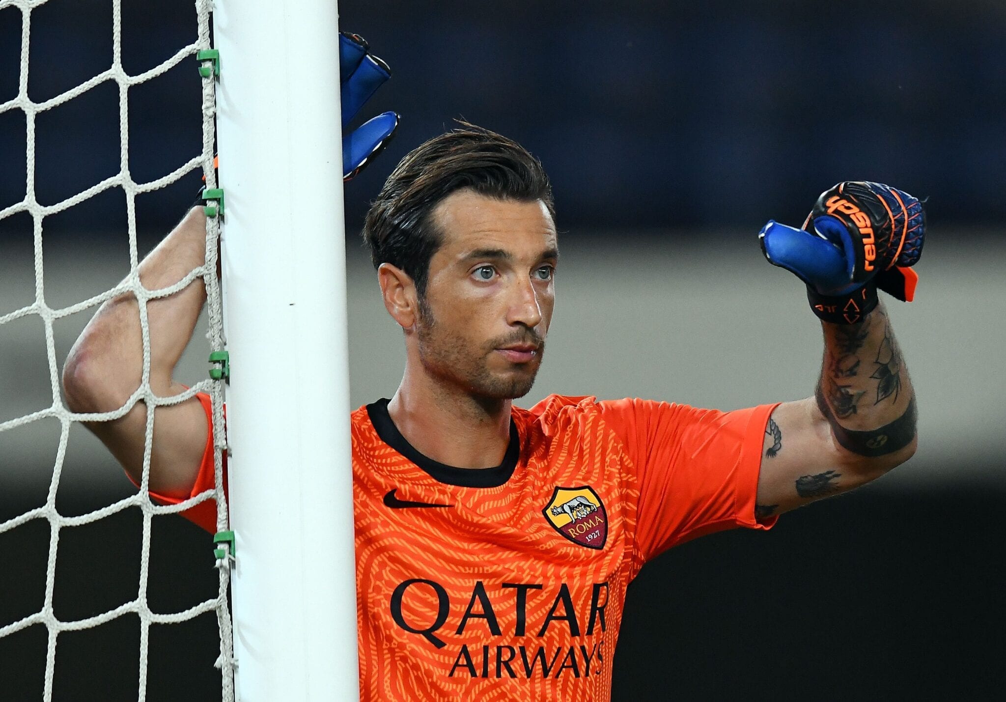 Mirante discusses future, competition with Pau Lopez and more