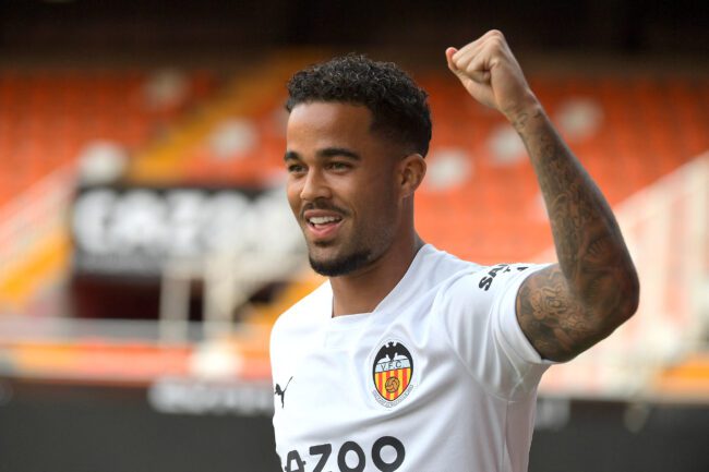Valencia aim to sign Justin Kluivert before transfer deadline