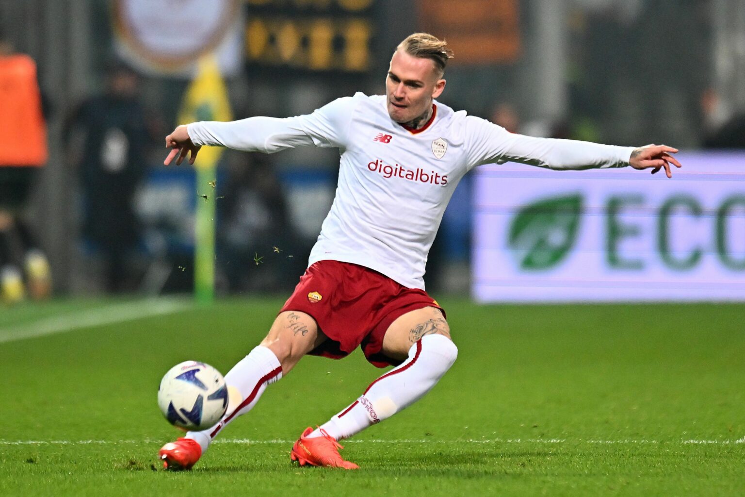 Rick Karsdorp draws interest from Juventus and Bologna