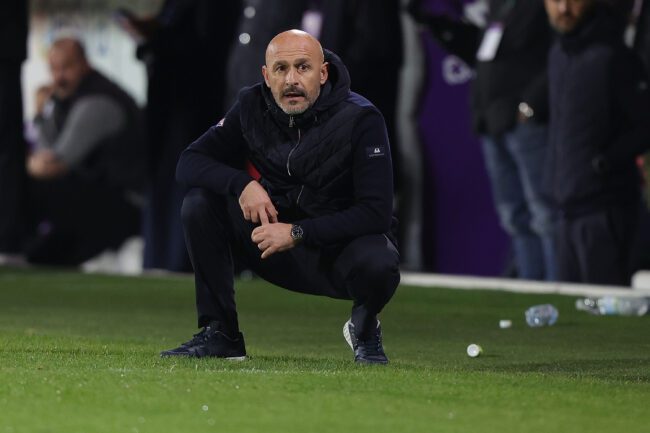 Fiorentina's Vincenzo Italiano upset with "unfair" red card in Roma loss