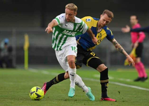 Davide Frattesi torn between Roma and Juventus