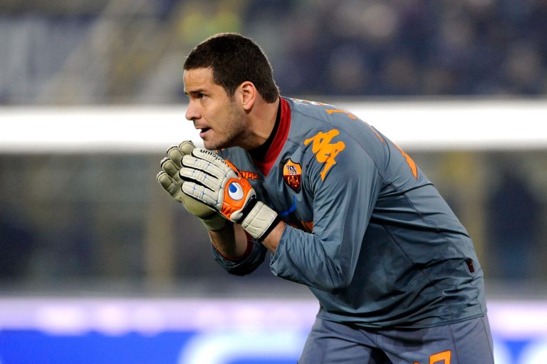 Ex-Roma goal-keeper Julio Sergio says Mile Svilar "deserves more trust."