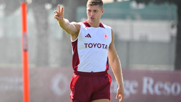 Dovbyk returns to Roma from international duty to recover from latest ...