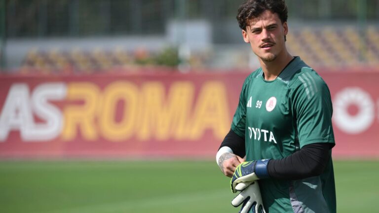 Mile Svilar ready to extend Roma contract