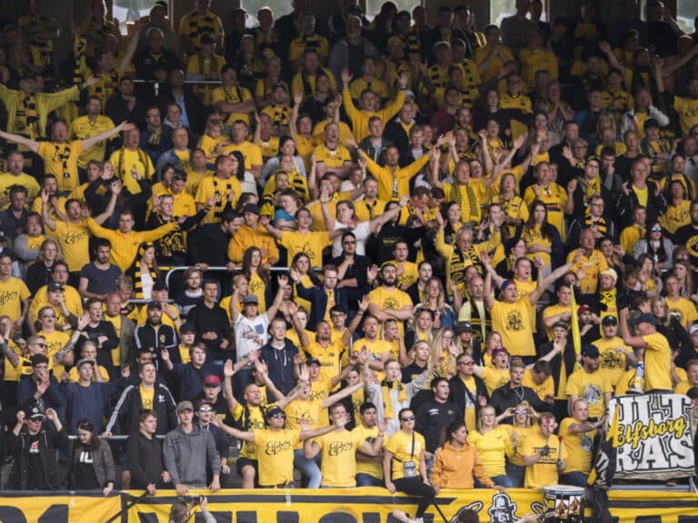Roma hotel lit up with fireworks and firecrackers by Elfsborg fans