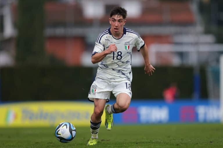 Mannini agrees to new Roma contract